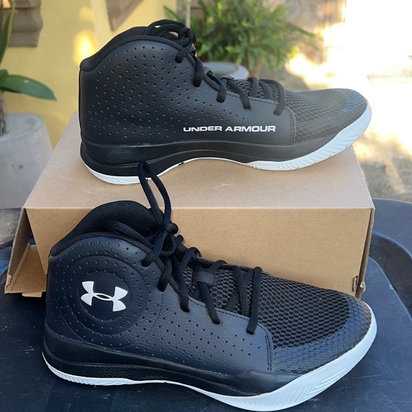 Under Armour | Shoes | Under Armour Gs Jet 29 Running Shoe Sz 65y ...
